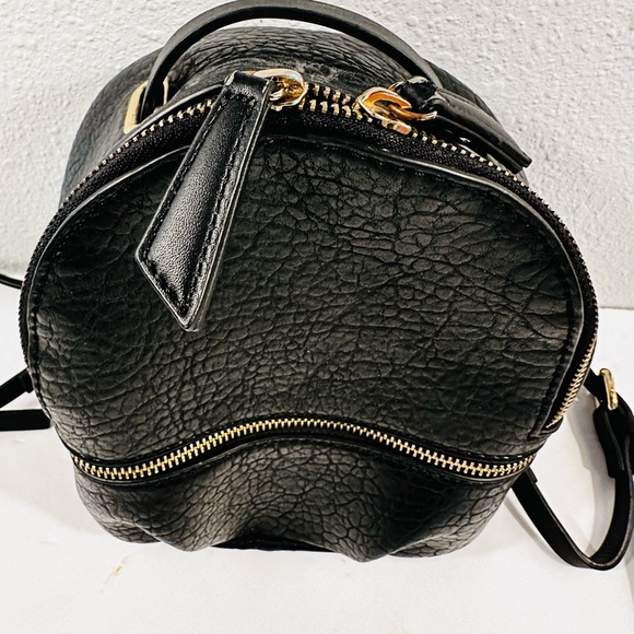 Zara | Bags | Zara Women Black Pebbled Leather Mini Small Backpack ...